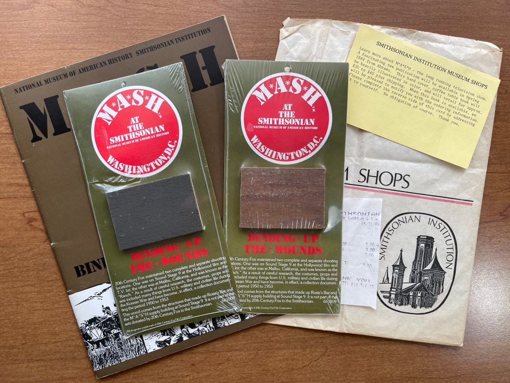 MishM*A*S*H 2: Smithsonian Set Piece Souvenir – The M*A*S*H Historian